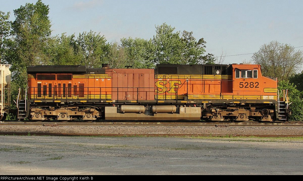 BNSF 5282